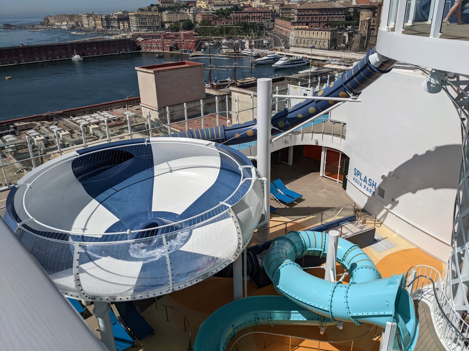 Les piscines et toboggans à bord du Costa Toscana - Croisière Costa Toscana