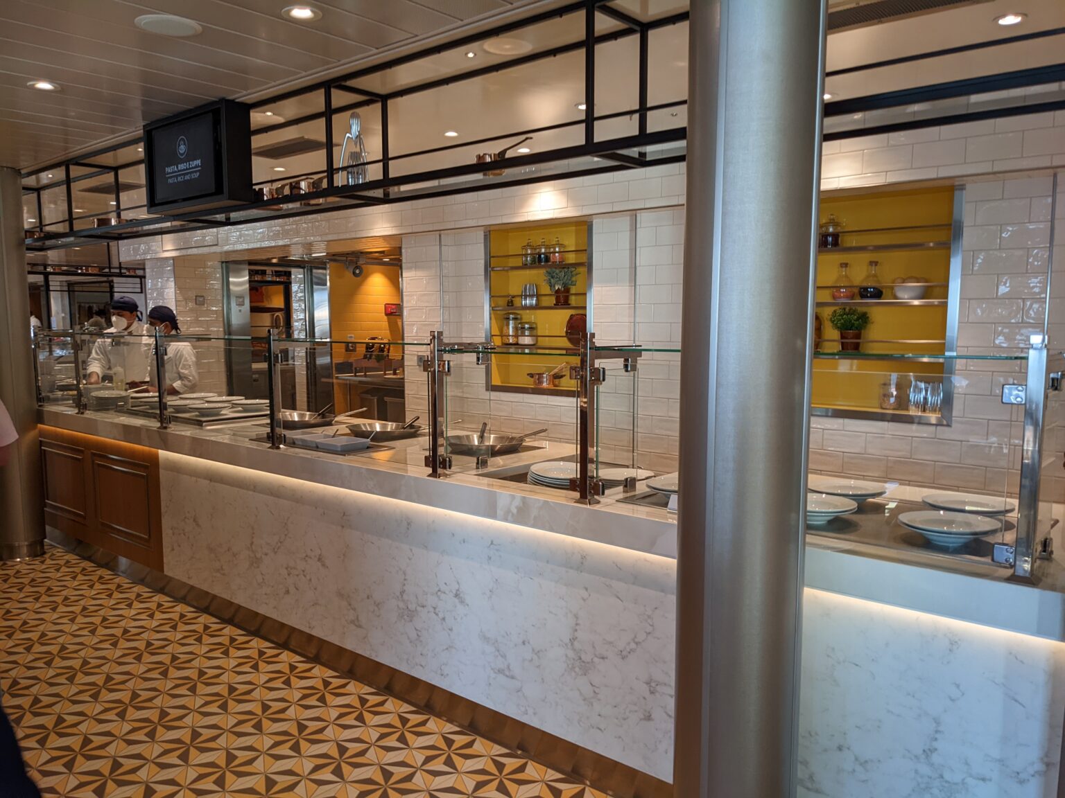 Le restaurant buffet "La Sagra dei Sapori" sur le Costa Toscana ...